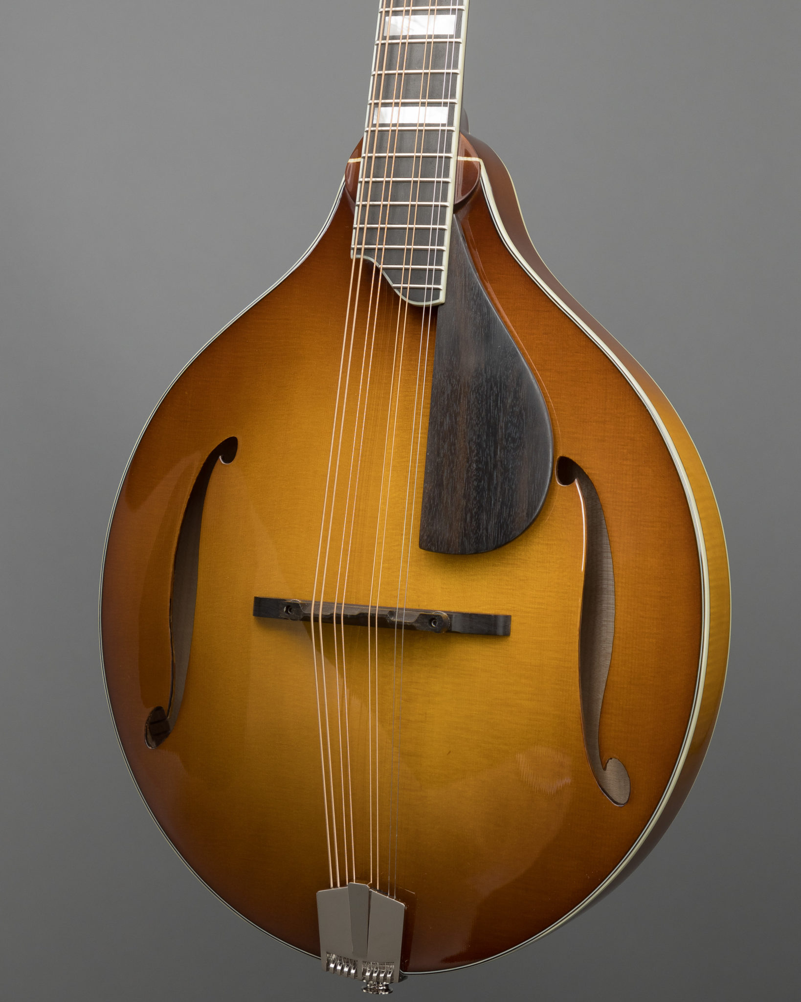 Eastman – Gold Burst Octave Mandolin | Mass Resonator